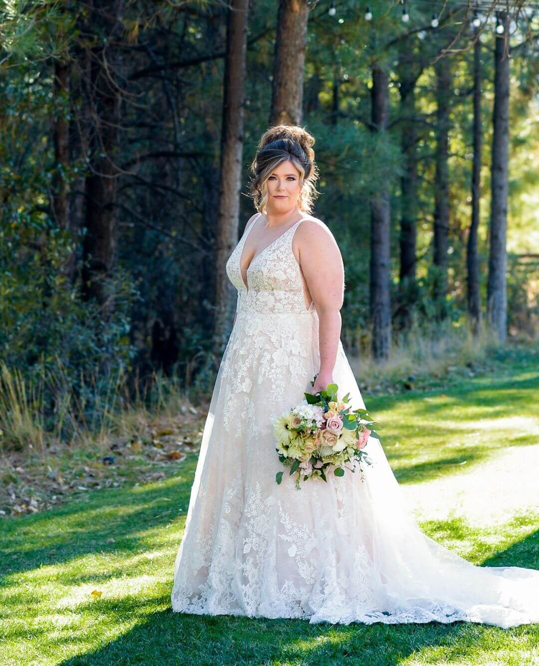 15 Sustainable Plus Size Wedding Dresses for Mindful Brides