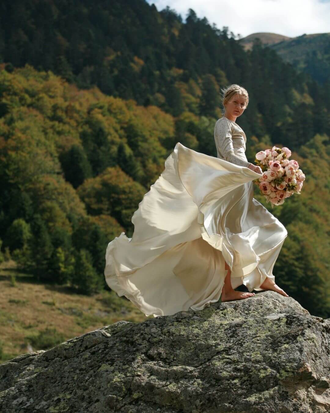 15 Sustainable Plus Size Wedding Dresses for Mindful Brides