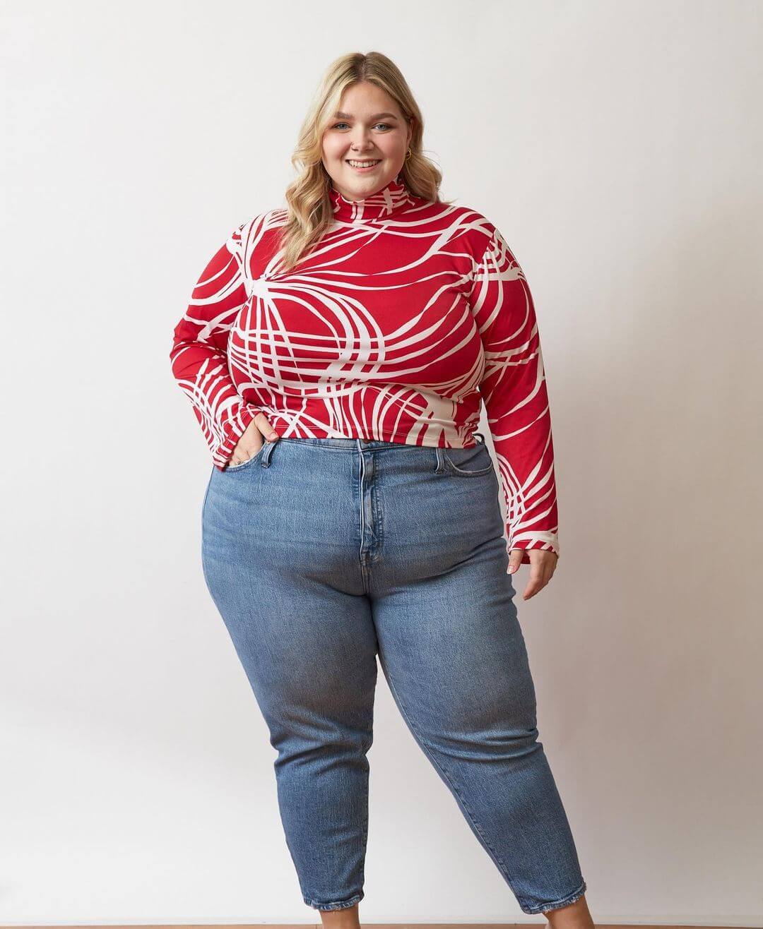 15 Sustainable Plus Size Tops Best for Daily Wear