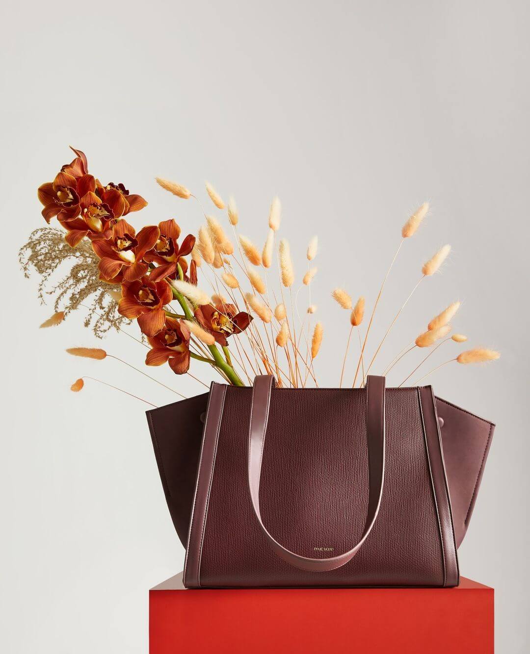 16 Sustainable Handbags: The Eco-chic Must-have Accessories